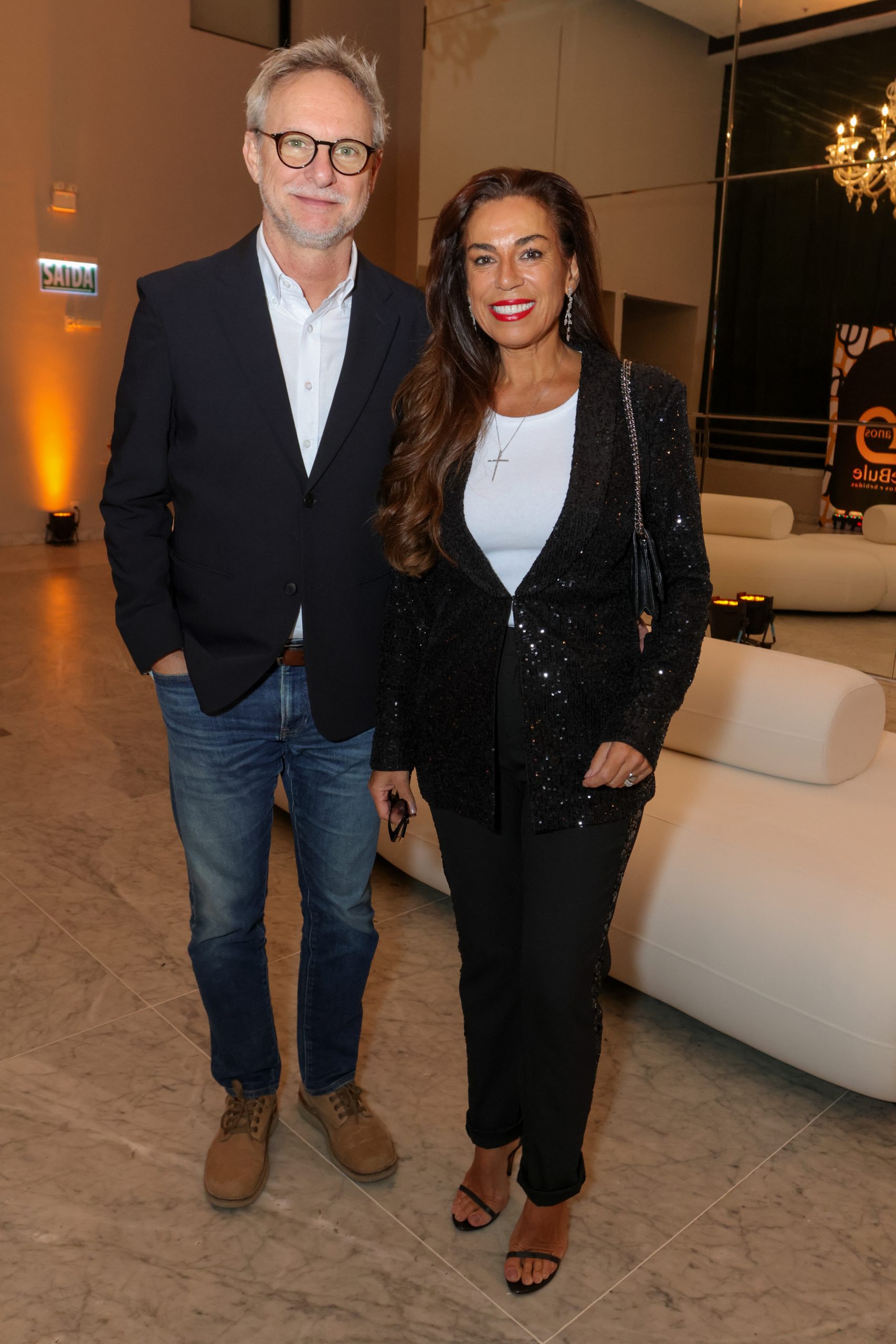 PAULO URNAL E MARLA MARTINS - Revista VLK